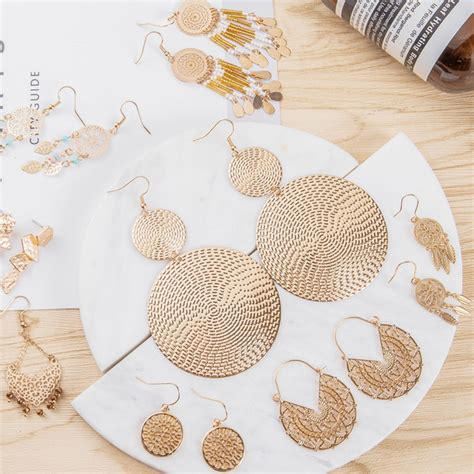 Badu Bg Златни цветни обеци Бохемски изящни луксозни големи кръгли обеци Кристални акрилни ръчно