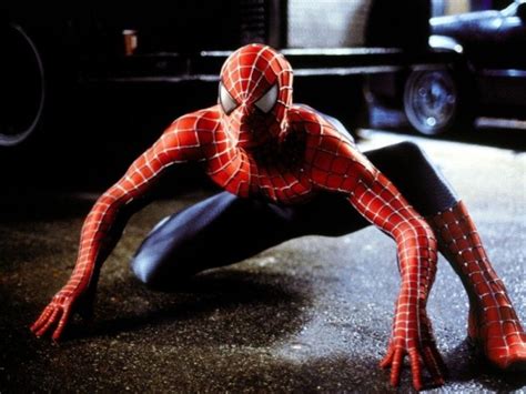 Создать мем человек паук с тоби магуайром питер паркер человек паук человек паук с тоби