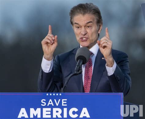 Photo Dr Mehmet Oz Speaks At Rally In Latrobe Pit2022110532