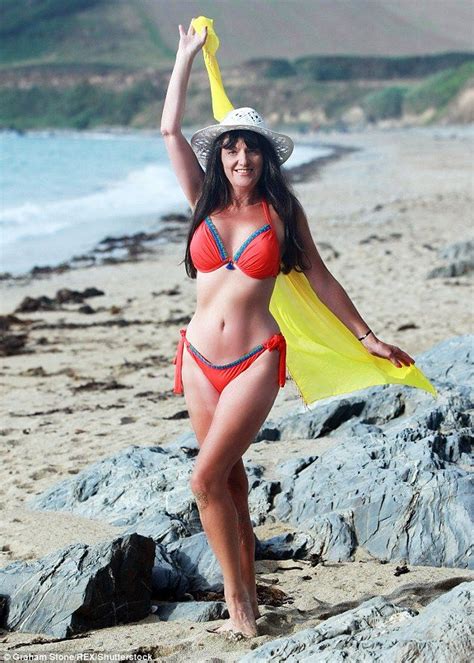 Britain S Oldest Glamour Model Strips Off For Racy Pictures Old Lady