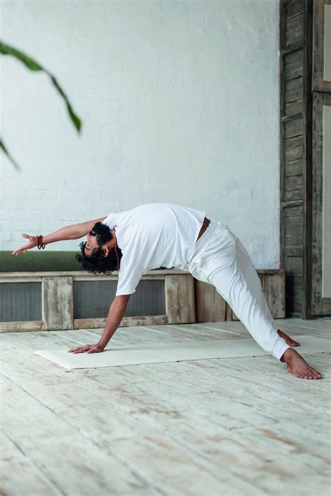 Man On The Mat Ravi Dixit Om Yoga Magazine
