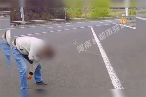 半边胳膊抬不起来！货车司机疑似中风，交警连闯红灯送医半边胳膊