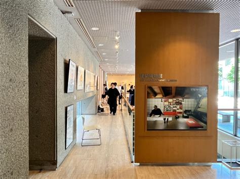 吉島忠男のドローイング展の設営 sato mitsuhiko laboratory