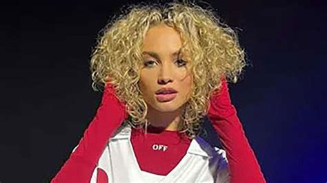 این دختر زیبا همسر ستاره جام جهانی قطر است عشق و عاشقی لاک‌پشت نینجا