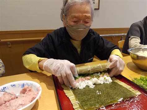 西宮）立春のクッキングクラブは『ネギトロ巻づくり』｜ベルパージュ西宮北口｜施設ブログ｜有料老人ホームを大阪でお探しなら｜alsokジョイライフ