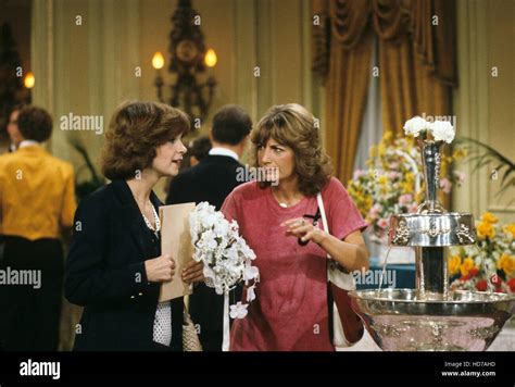 Laverne And Shirley From Left Cindy Williams Penny Marshall I Do