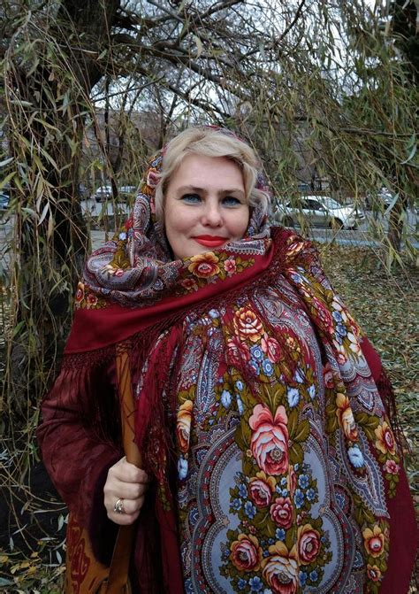 Лето в Павлове павловопосадский платок - шаль | Russische mode, Mode ...