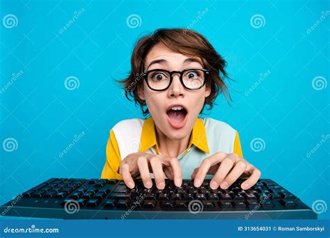 Photo Of Surprised Marketer Lady Working On Pc Computer Impressed