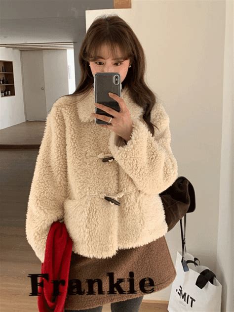 루어스룸 토글 겨울 떡볶이 단추 양털 뽀글이 퍼자켓2color 연말룩 하객룩 무스탕 떡볶이코트