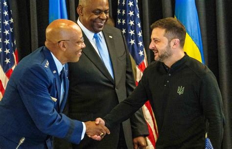 ယူကရိန်းသို့ ဒေါ်လာ သန်း ၂၅၀ တန်ကြေးရှိ စစ်ရေးအကူအညီ ထပ်ပေးမယ်လို့ အမေရိကန် ကြေညာ Ayeyarwaddy