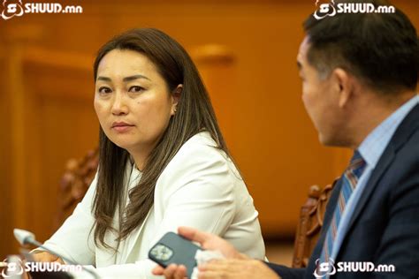 Х Булгантуяа Сумын эмч багш нарын цалингийн доод хэмжээ 1 5 сая төгрөг болно