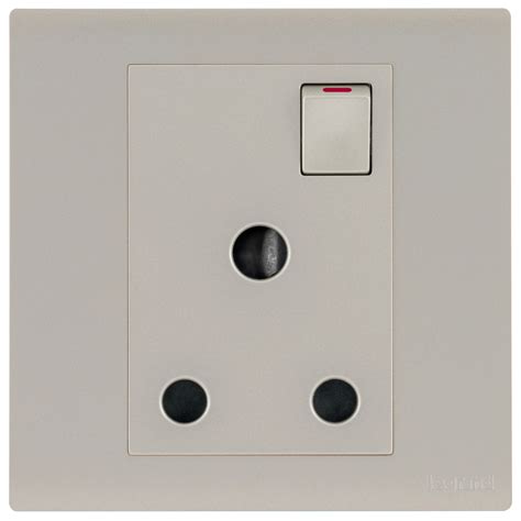 Obria 1 Gang Bs 15a Switched Socket Champagne Mec32042ch 3414972672061 Legrand