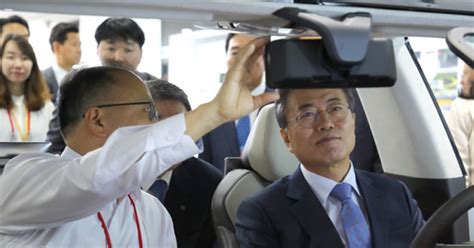 구글이 자율주행차 앞선다는 말에 文대통령이 한 말