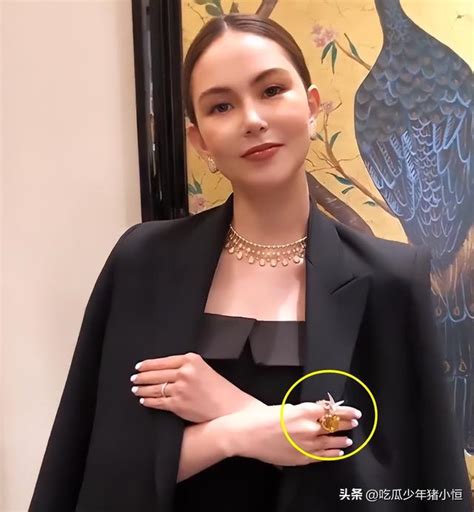 周杰倫曬兒子走路，雙手插兜氣場2米8，昆凌大秀寶石戒指 每日頭條