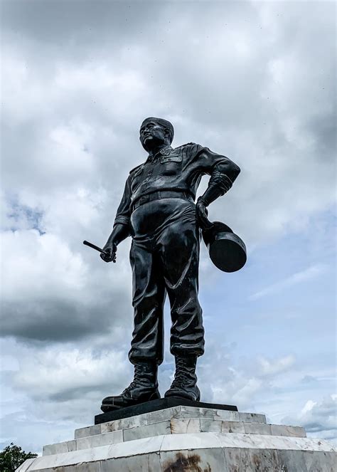 โคตรทหาร อนุสรณ์สถาน จอมพลสฤษดิ์ ธนะรัชต์ ณ