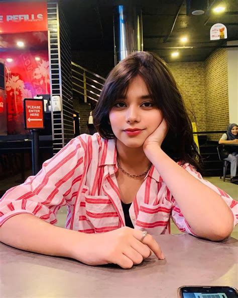 1078 Girls Dp Images Pics Photos Pictures And Wallpapers 2025