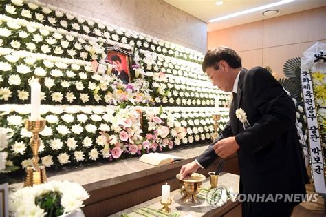 “영원히 우리 가슴에” 故 현미 빈소에 가요계 추모 발길 11일 영결식 위키트리