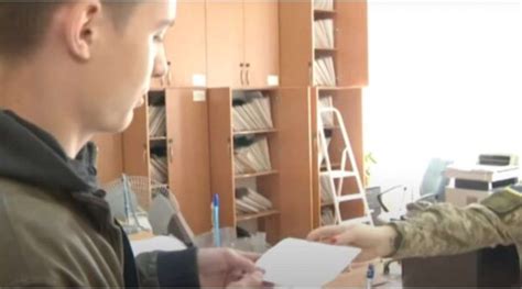 Мобілізація в Україні чи буде покарання для чоловіків які виїхали за кордон Слово News