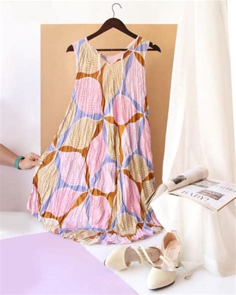 ۱۰ مدل لباس ساحلی دخترانه کوتاه و بلند و آستین دار تابستانی مجله زرافه