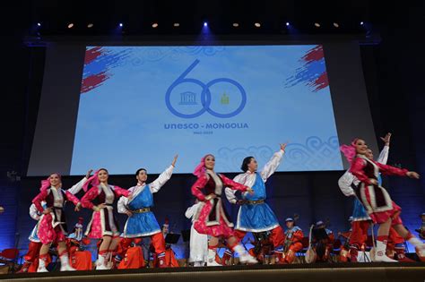 ЮНЕСКО гийн тайзнаа Нүүдэлчдийн домог тоглолт болов