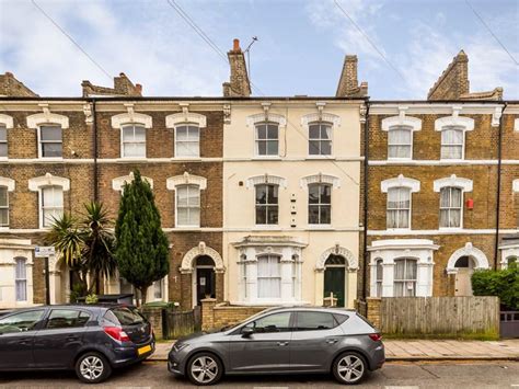 3 Bed Flat To Rent In Ferndale Road London Sw4 Zoopla