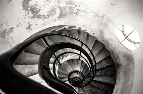 배경 화면 경치 화이트 검은 단색화 창문 바다 거리 건축물 사진술 나선 대칭 원 펜타 빛 검정색과