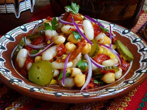 Утре е Игнажден ТРИ ЯСТИЯ които задължително да сложите на трапезата за здраве и берекет