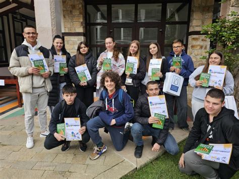 Ученици от Козлодуй с успех на национално състезание по речеви умения на английски