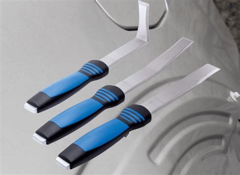 Separate Panels Efficiently With A Spot Weld Chisel