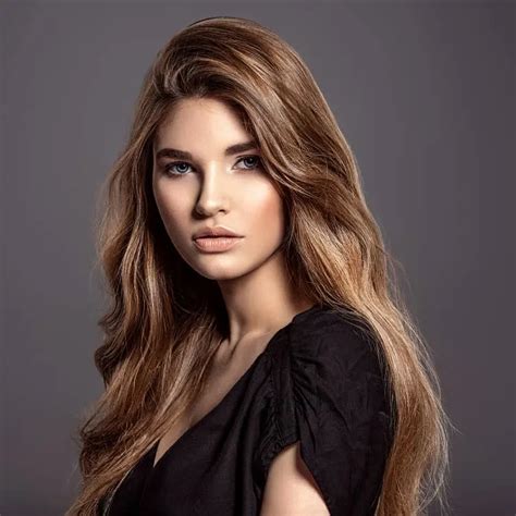 Pretty Girls With Dark Brown Hair And Blue Eyes