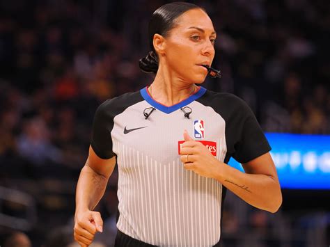 Who Is Sharae Mitchell Everything To Know About The Female Nba Ref