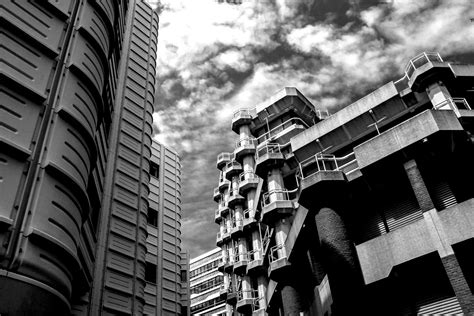 무료 이미지 빛 검정색과 흰색 도로 화이트 거리 사진술 마천루 도시 풍경 어둠 검은 단색화 모양 중심지 헤이그 국가 기록 보관소 외무성 도시