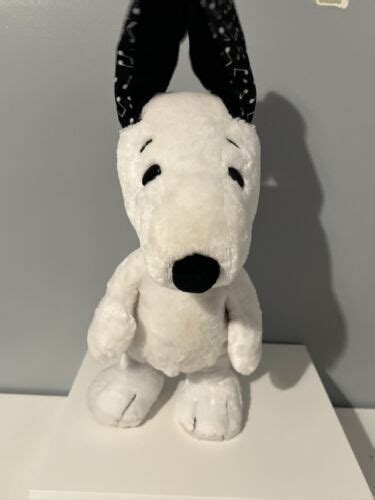 Peanuts Movie Happy Dance Snoopy 13 Tall Dancing Animated Plush Toy