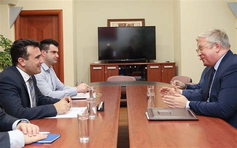 Zoran Zaev Наша определба е интеграцијата во ЕУ и НАТО но истовремено градиме и негуваме