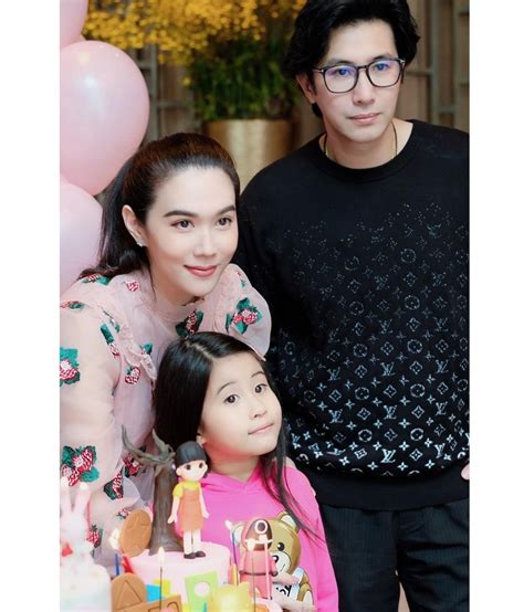 หนุ่ม กรรชัย เมย์ เฟื่องอารมย์ จัดปาร์ตี้ Hbd น้องมายู ถ่ายรูปพร้อมหน้า