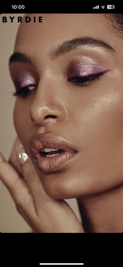 Yara Shahidi R Celebrityhands