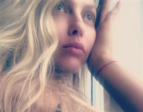 Как выглядят знаменитости без макияжа 30 фото • Страница 8 из 30 •