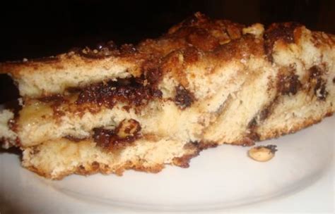 Συνταγή Τσουρεκι με σταγονες σοκολατας και φουντουκια