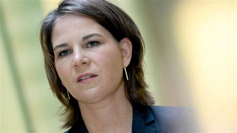 Бербок Анналена В Купальнике Скандал Фото 80 Фото смотреть онлайн