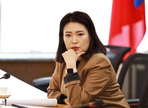 Гангамөрөн Ганбаатар ️ Шинэ 7 хоногийн мэнд ээ “Яасан харанхуй юм бэ гэж хашгирснаас Ядаж