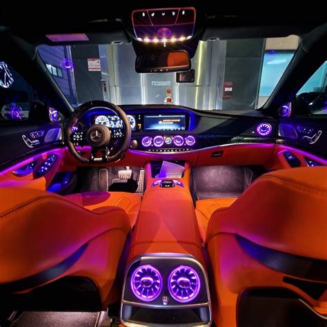 아너스공업사 판금도색 사고수리 인천 1급공업사 인천 서구에 위치한 1급공업사 아너스입니다 벤츠 실내커스텀 엠비언트 작업진행 조색기를 이용해 고객님들의 차량색과