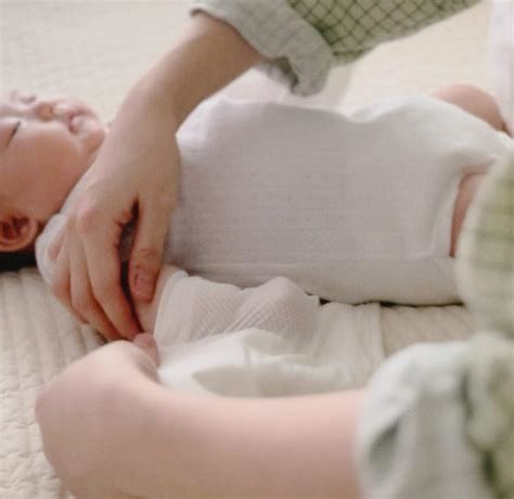 엘라바 Elava ｜스와들스트랩 속싸개 신생아 아기베개｜역류방지쿠션 수많은 아기두상 태열베개 중 셋째맘의 픽👀 엘라바 슈크림 아기베개🍮 조리원에서부터 사용한 찐꿀템