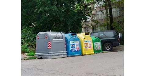 Училищата и детските градини в София вече ще събират разделно отпадъците си