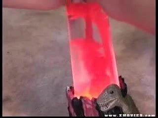 Mädchen reitet eine Lavalampe während 2 Typen auf ihr Gesicht kommen xHamster