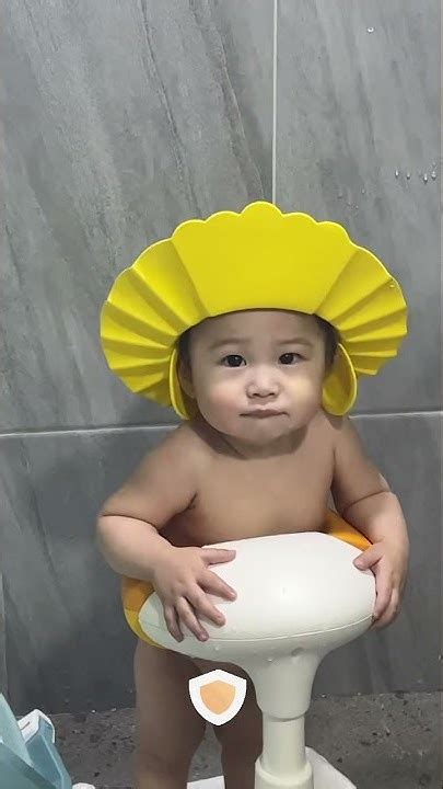 서서 목욕하는 아기 Youtube