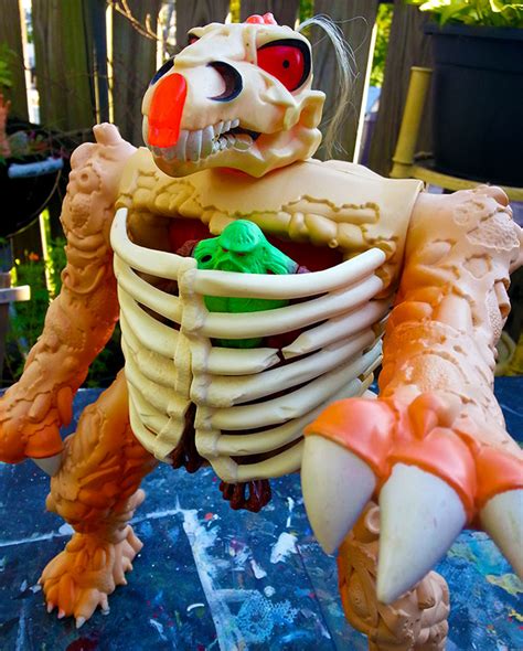 Inhumanoids Decompose