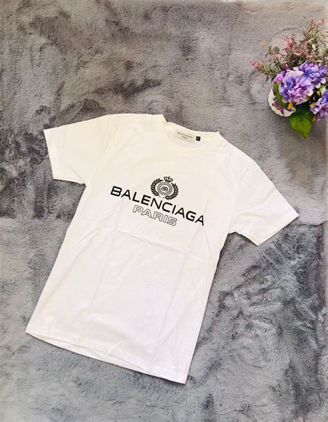 เสื้อฟอก เสื้อยืด คอกลม ทรงoversize สกรีนลาย Kissวงค์ร็อค Top To Toe Fashion Thaipick