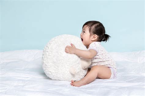 Momthinking 놀이는 모든 어린이에게 자연스러운 활동이다 놀이는 어린이들에게 신체적으로 정신적으로 사회적으로 배우고 성장할 기회를 많이 제공한다 놀이가