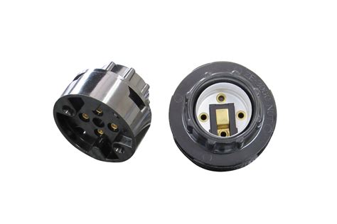 IS286 BR E26 To Double E26 Light Socket Adapter 660 Watts 250 Voltage Screw In Mounting