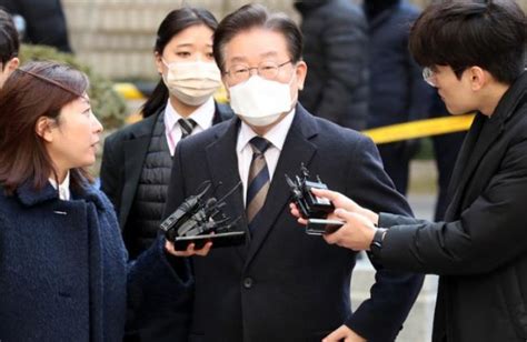 이재명 대선 후 첫 재판 참석 혐의 부인 월간조선